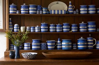 Stylish Ways to Store AND Display Your Tableware