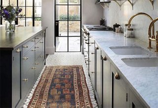 5 Styling Ideas for Vintage Runners We Spotted on Instagram