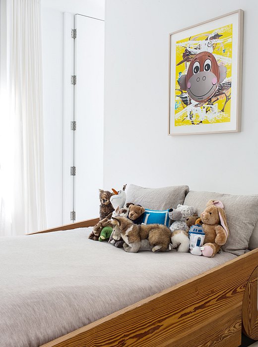 Inside the Breezy Palm Beach Home of Kelly Klein